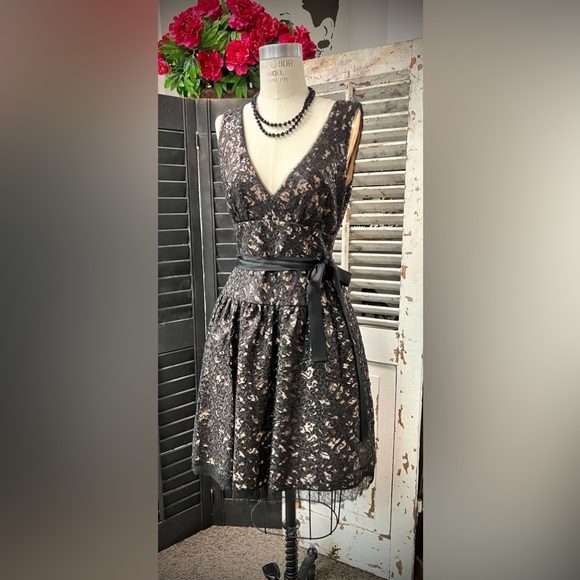 BCBGMaxAzria | Dresses | Bcbgmaxazria Lace Open Back Lace Cocktail Lbd ...